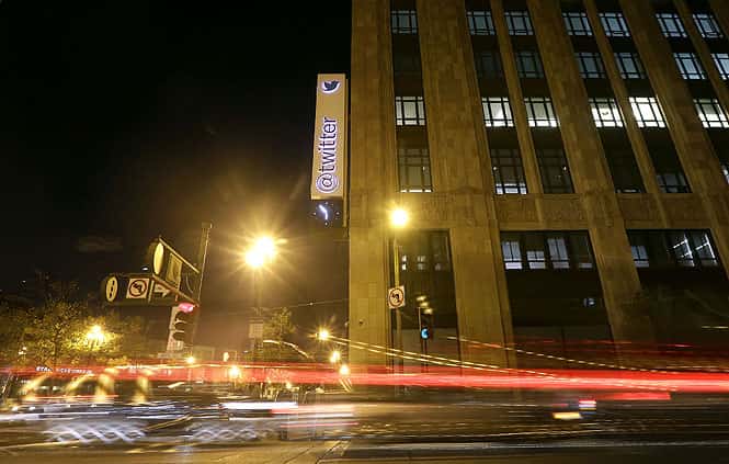 Twitter prices IPO shares at $26, will raise at least $1.8 billion ...