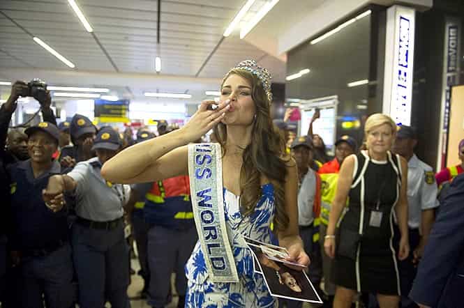 Hero's welcome for South Africa's first Miss World in 40 years | World News