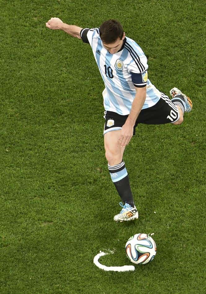 Keeper Romero stars as Argentina beat Netherlands 4-2 in penalty ...