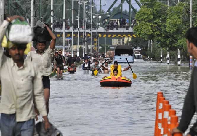 In 50 Pics This Happened When A Flood Ravaged J K In 2014 Latest