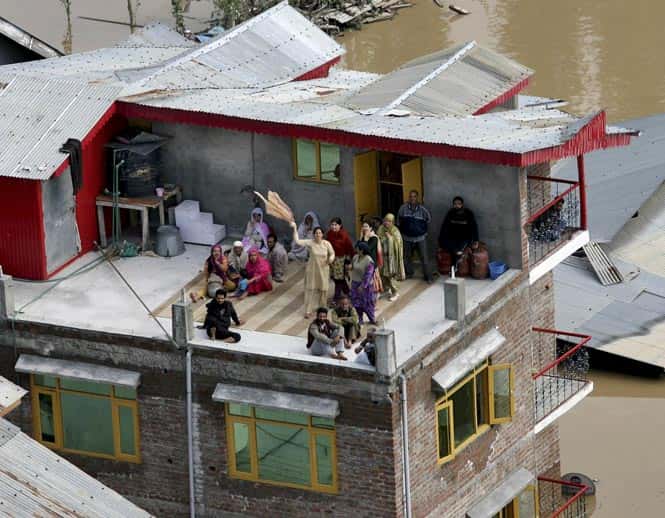 In 50 Pics This Happened When A Flood Ravaged J K In 2014 Latest