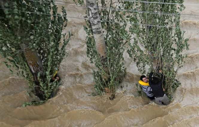 In 50 Pics This Happened When A Flood Ravaged J K In 2014 Latest