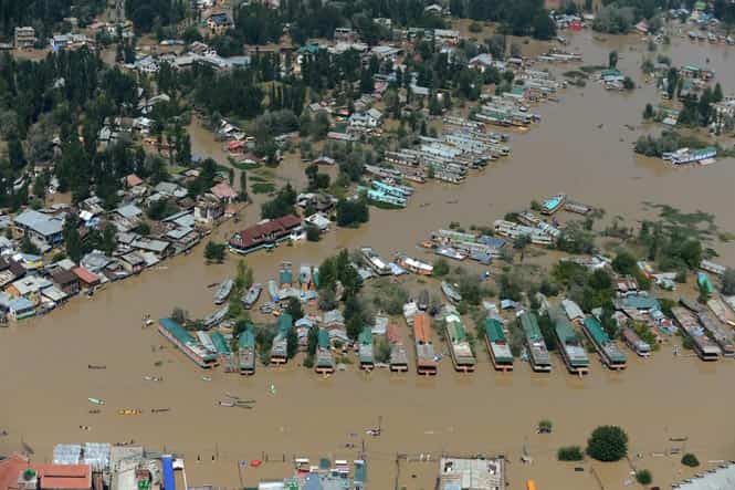In 50 Pics This Happened When A Flood Ravaged J K In 2014 Latest