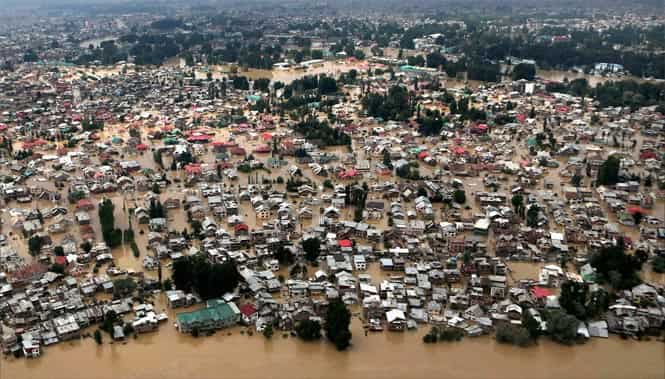 In 50 Pics This Happened When A Flood Ravaged J K In 2014 Latest