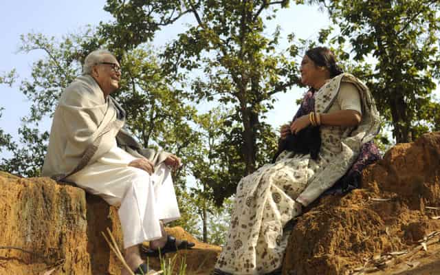 Amitabh Bachchan heaps praise on Bela Seshe | Entertainment News