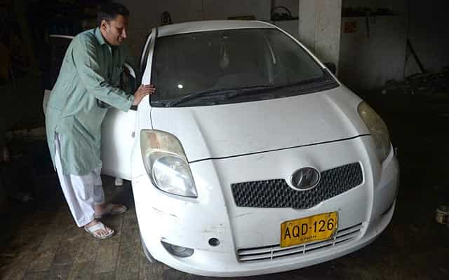 A life less ordinary: Pakistan blind mechanic's tale of success | World ...