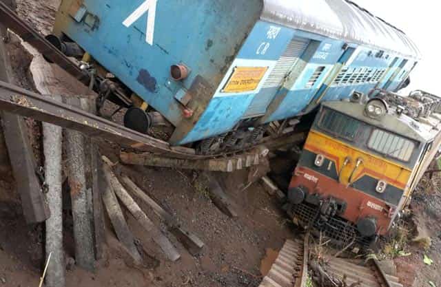 MP train tragedy: 31 dead, 72 injured; heavy rains hamper rescue ops ...