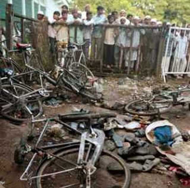 7/11 Mumbai blasts sequence; pics of terror-hit trains | India News