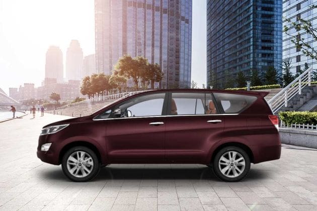 Toyota Innova-crysta price in Delhi - Best on road price and latest ...