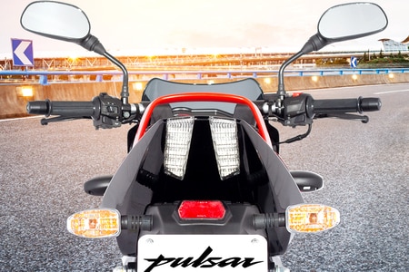 Bajaj Pulsar 150 Images and Pulsar 150 Latest Photos