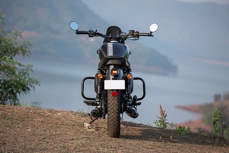Jawa 42 Price, Mileage, Images, Colours, Reviews & Specs
