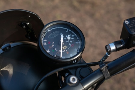 Jawa 42 Price, Mileage, Images, Colours, Reviews & Specs