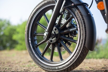 Jawa 42 Price, Mileage, Images, Colours, Reviews & Specs