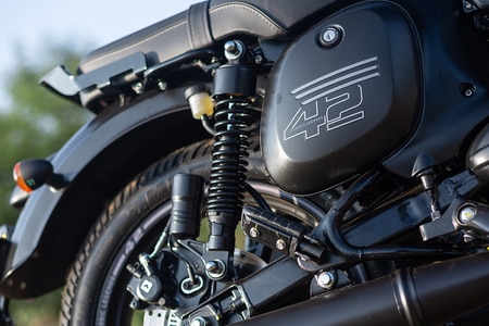 Jawa 42 Price, Mileage, Images, Colours, Reviews & Specs