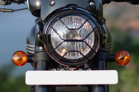 Jawa 42 Price, Mileage, Images, Colours, Reviews & Specs