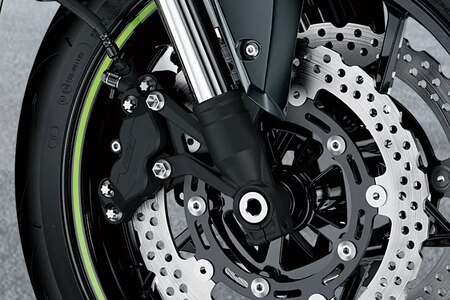 Kawasaki Z900 Price, Mileage, Images, Colours, Reviews & Specs