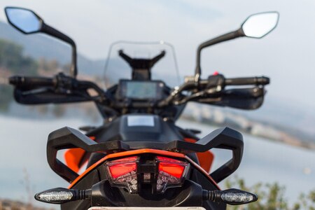 Ktm 250 Adventure Price, Mileage, Images, Colours, Reviews & Specs