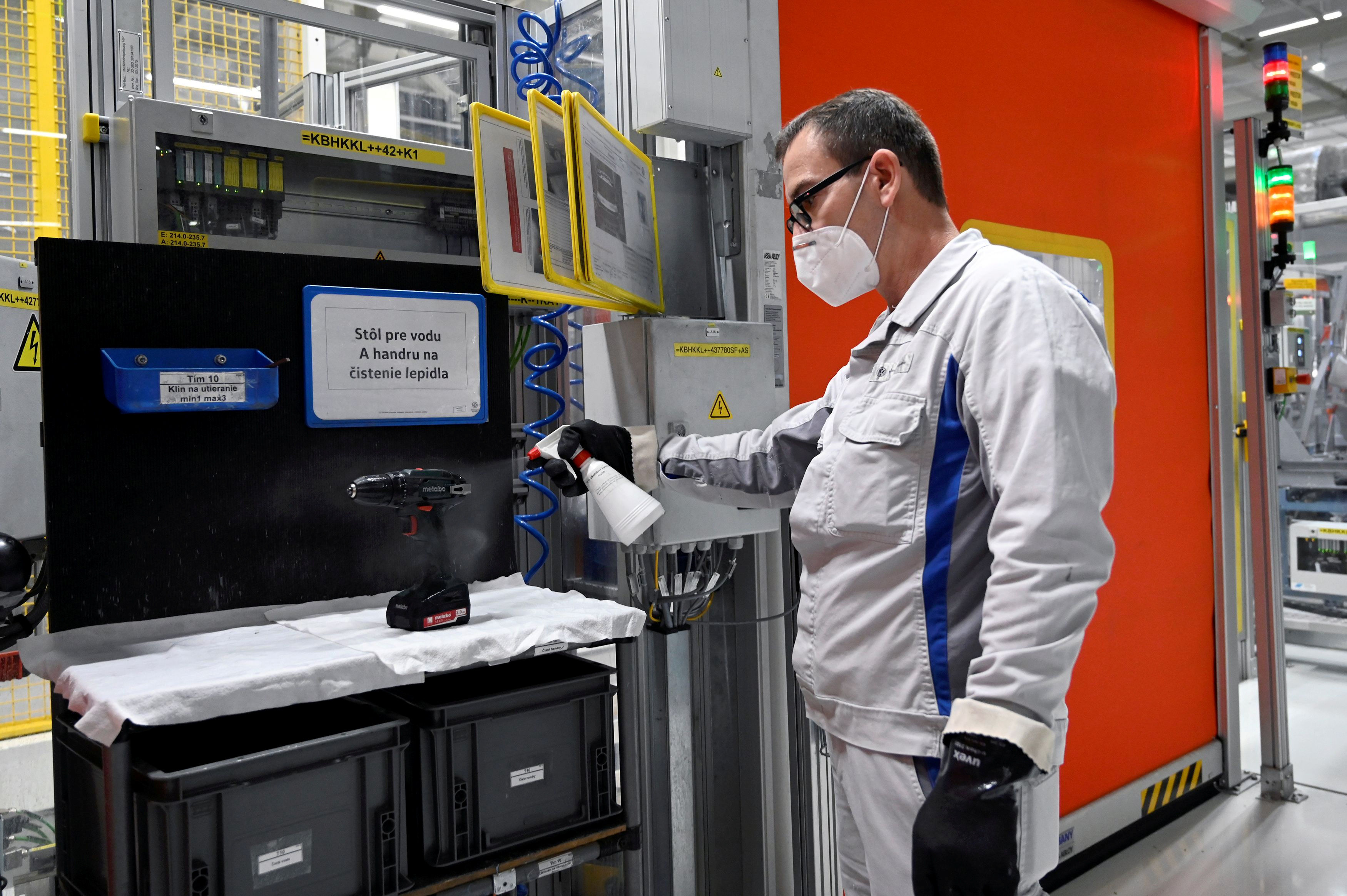 In pics: With 'safety first' motto, car makers rev up engine of ...