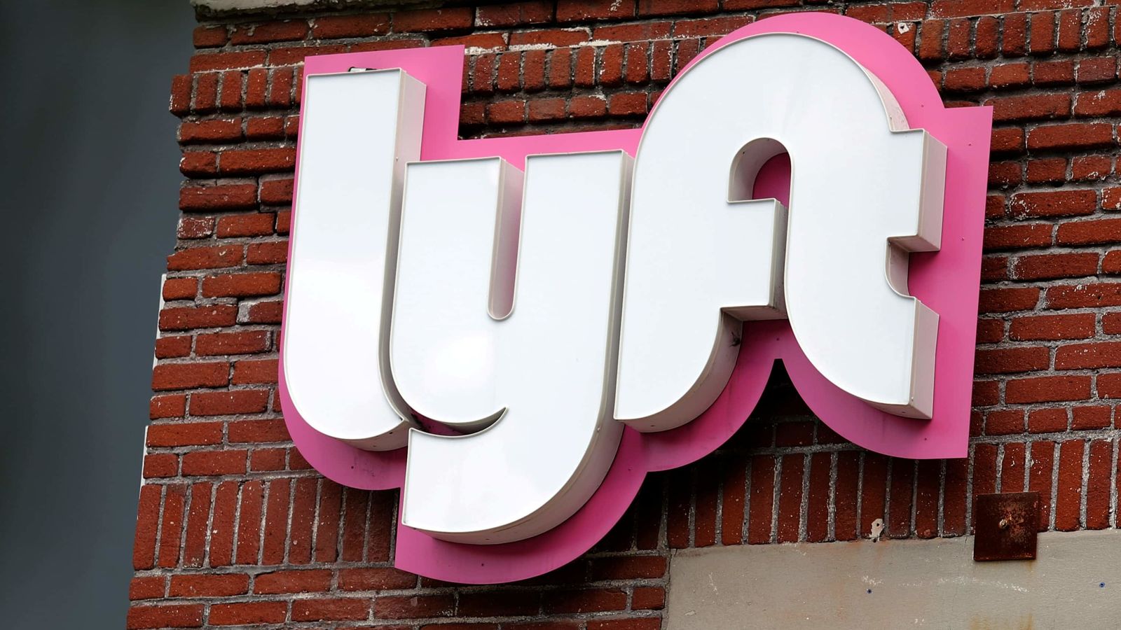Lyft to provide drivers with partition shields as coronavirus ...
