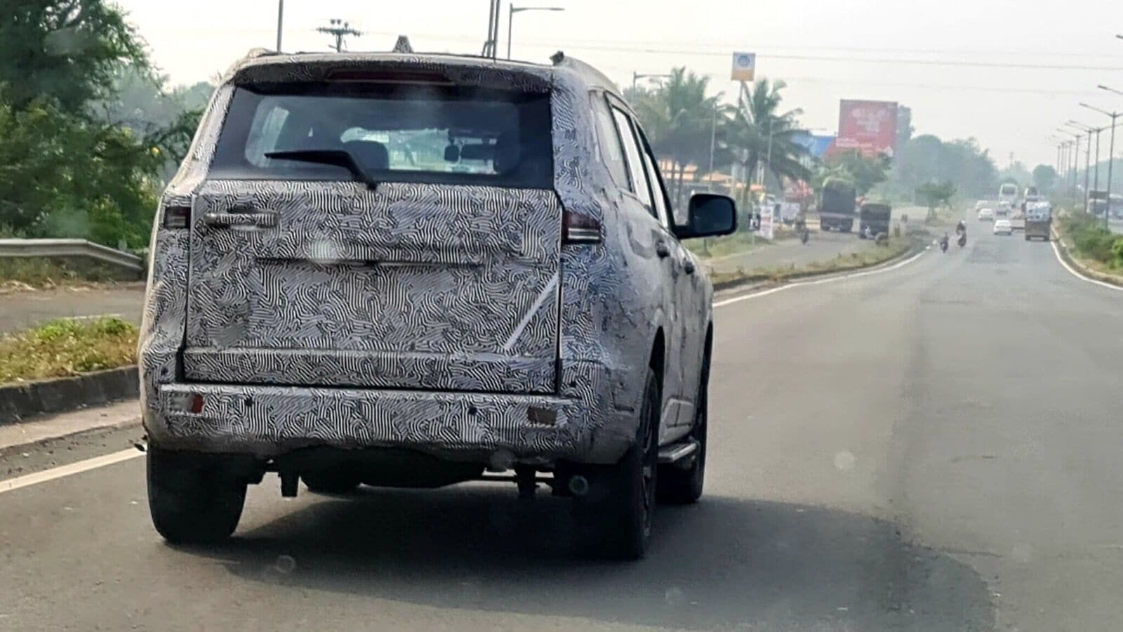 Mahindra Scorpio facelift SUV spotted testing ahead of launch | HT Auto