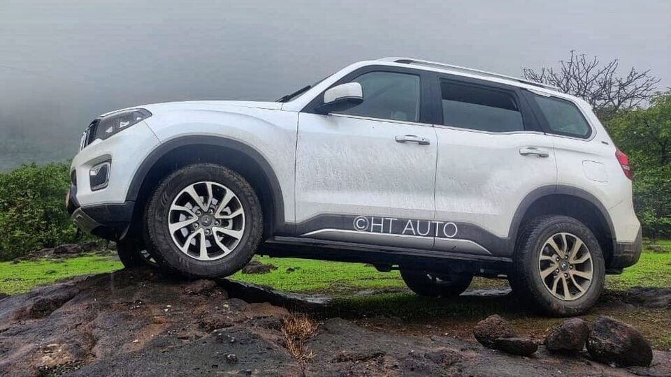 Scorpio Car White Top Model