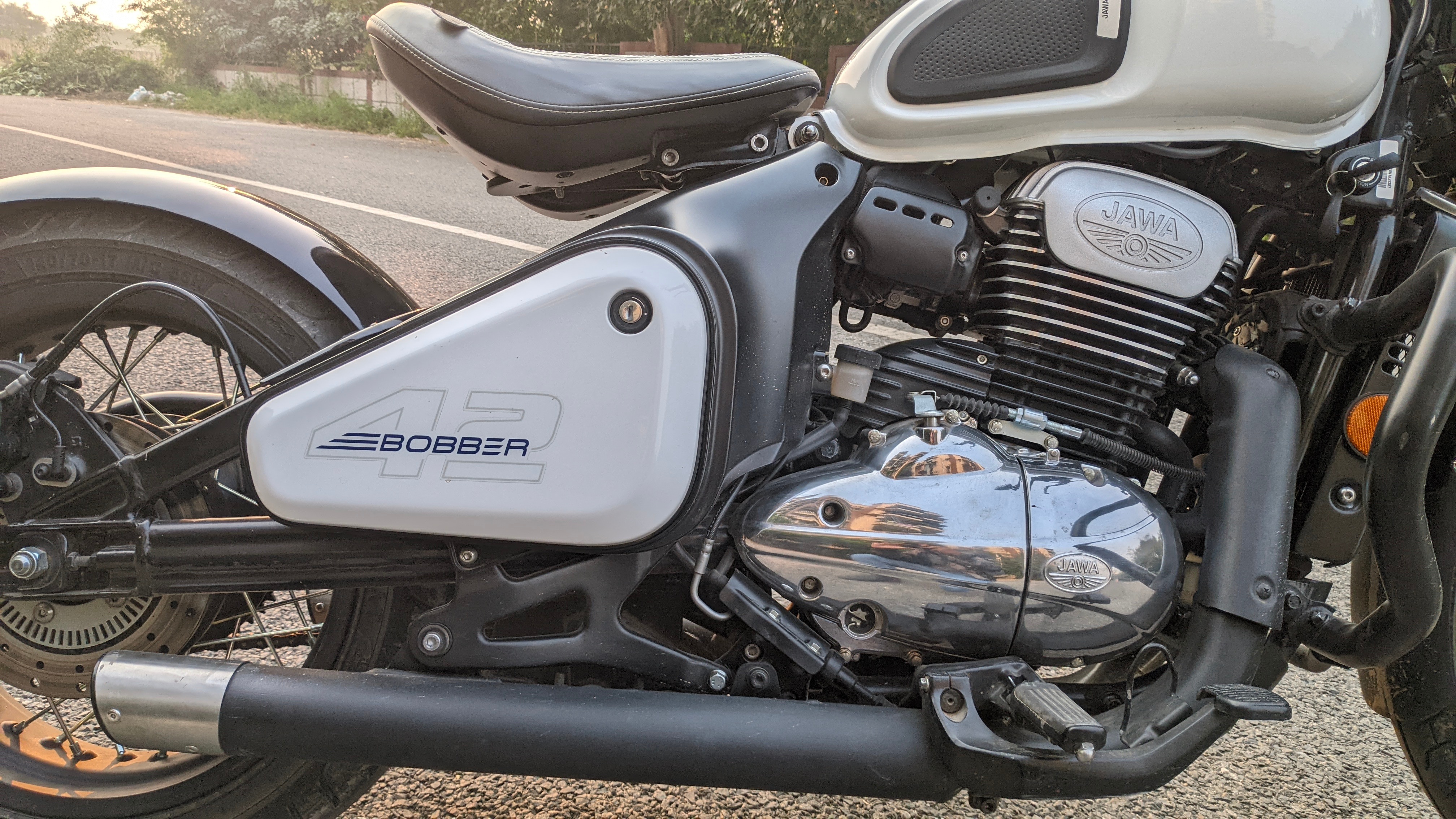 Jawa 42 Bobber : స్టైలిష్ లుక్ తో.. బైక్ ప్రియుల మతి పోగొడుతున్న జావా ...