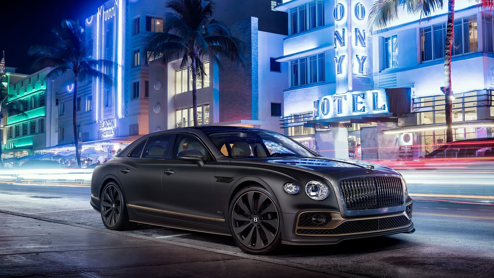 This one-off Bentley Flying Spur Hybrid is dark and imposing | HT Auto