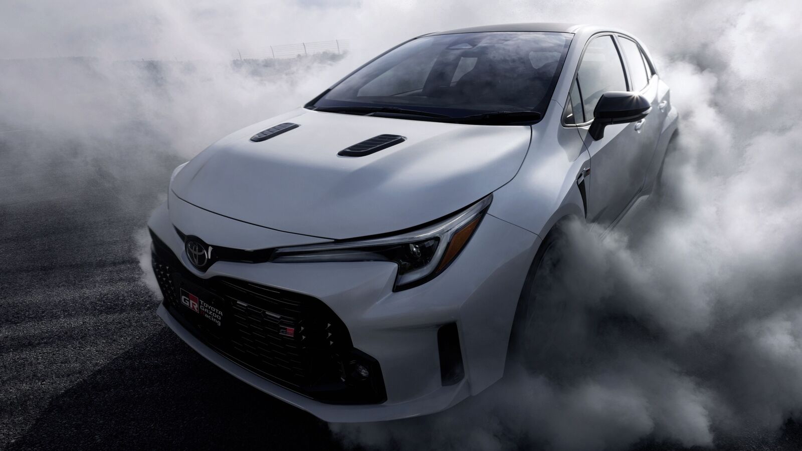 Simple steps to check brake fluid in car | HT Auto