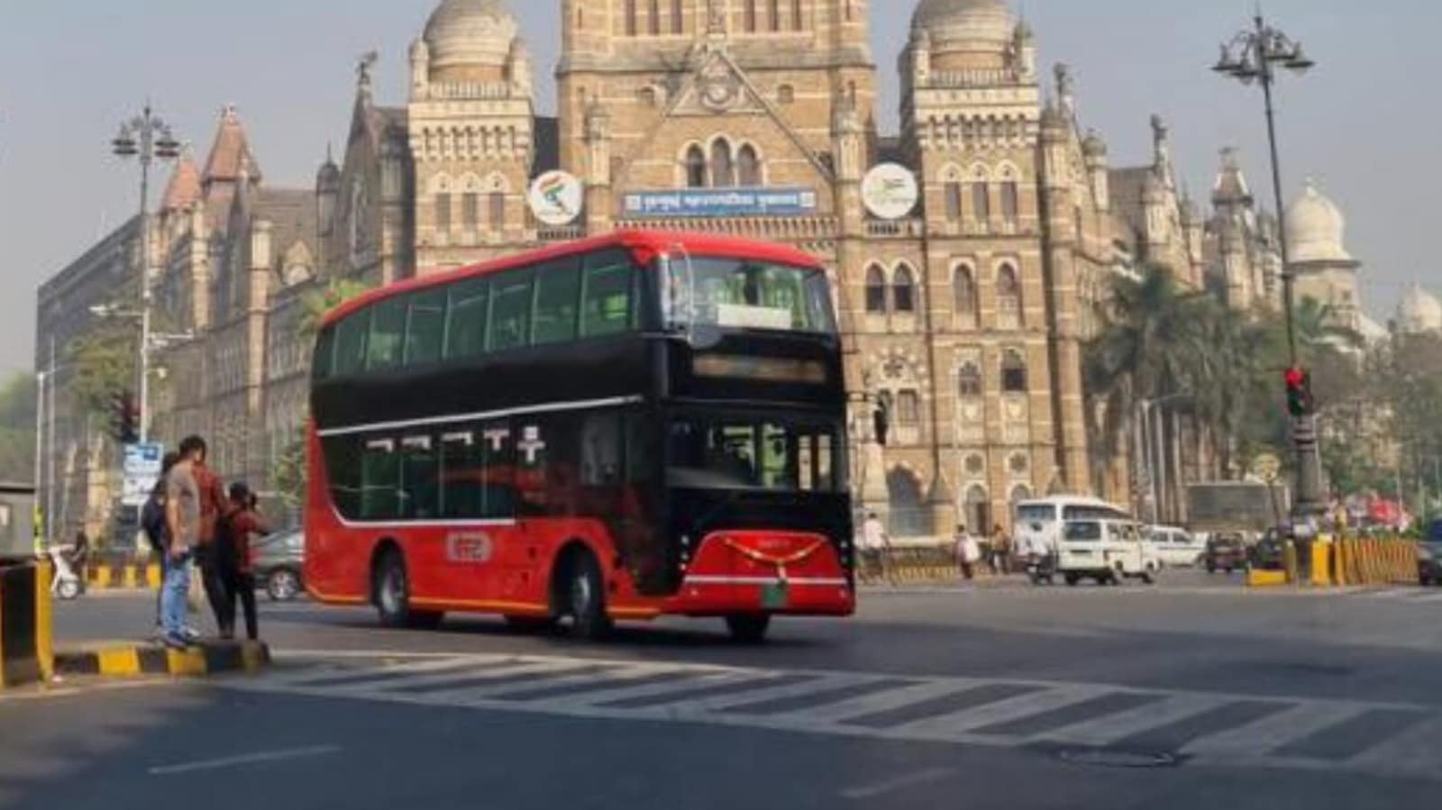 India's first electric double decker hits the streets of Mumbai | HT Auto