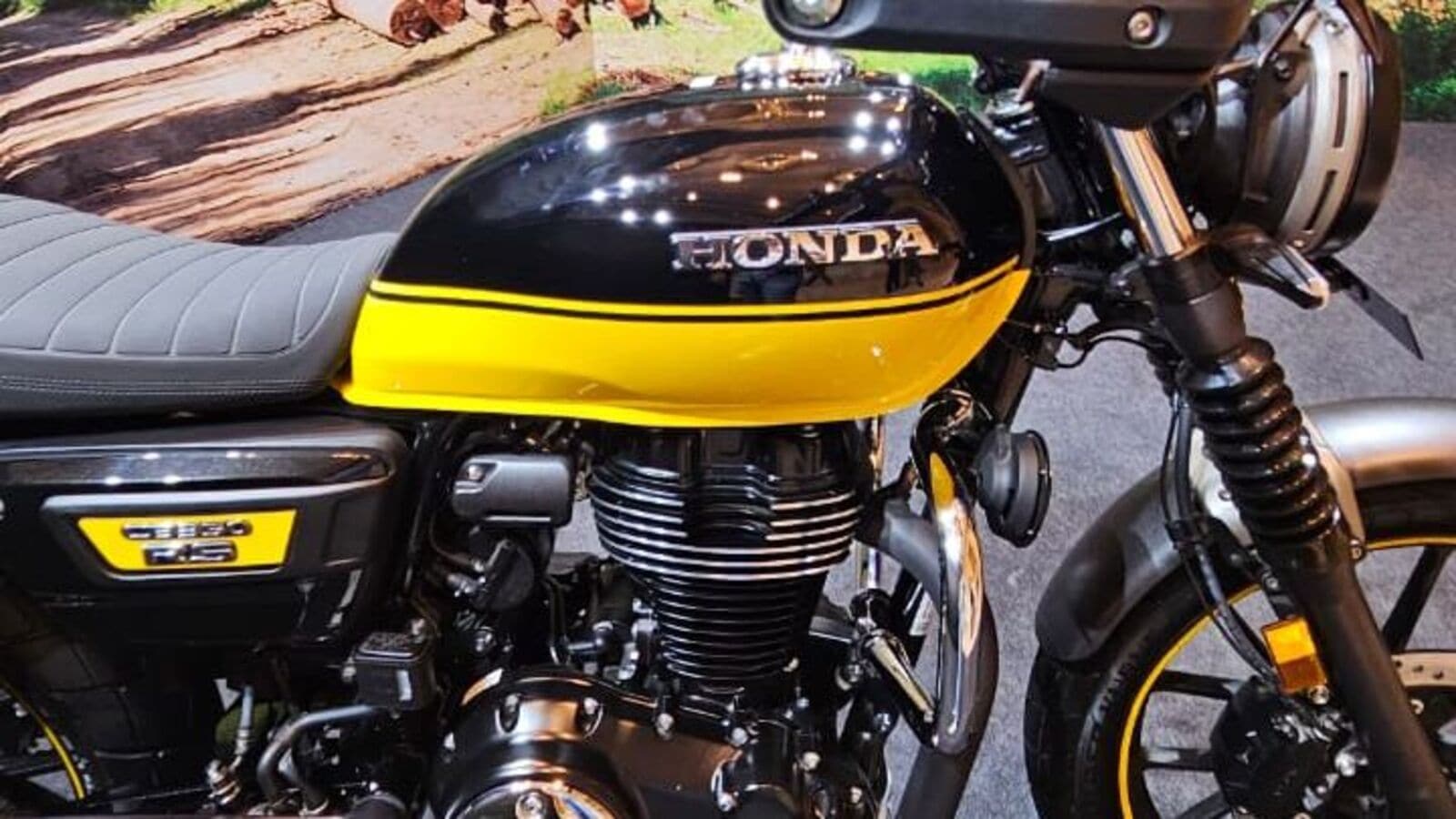 Honda brings in latest accessory kits for CB350RS, H'ness CB350 | HT Auto