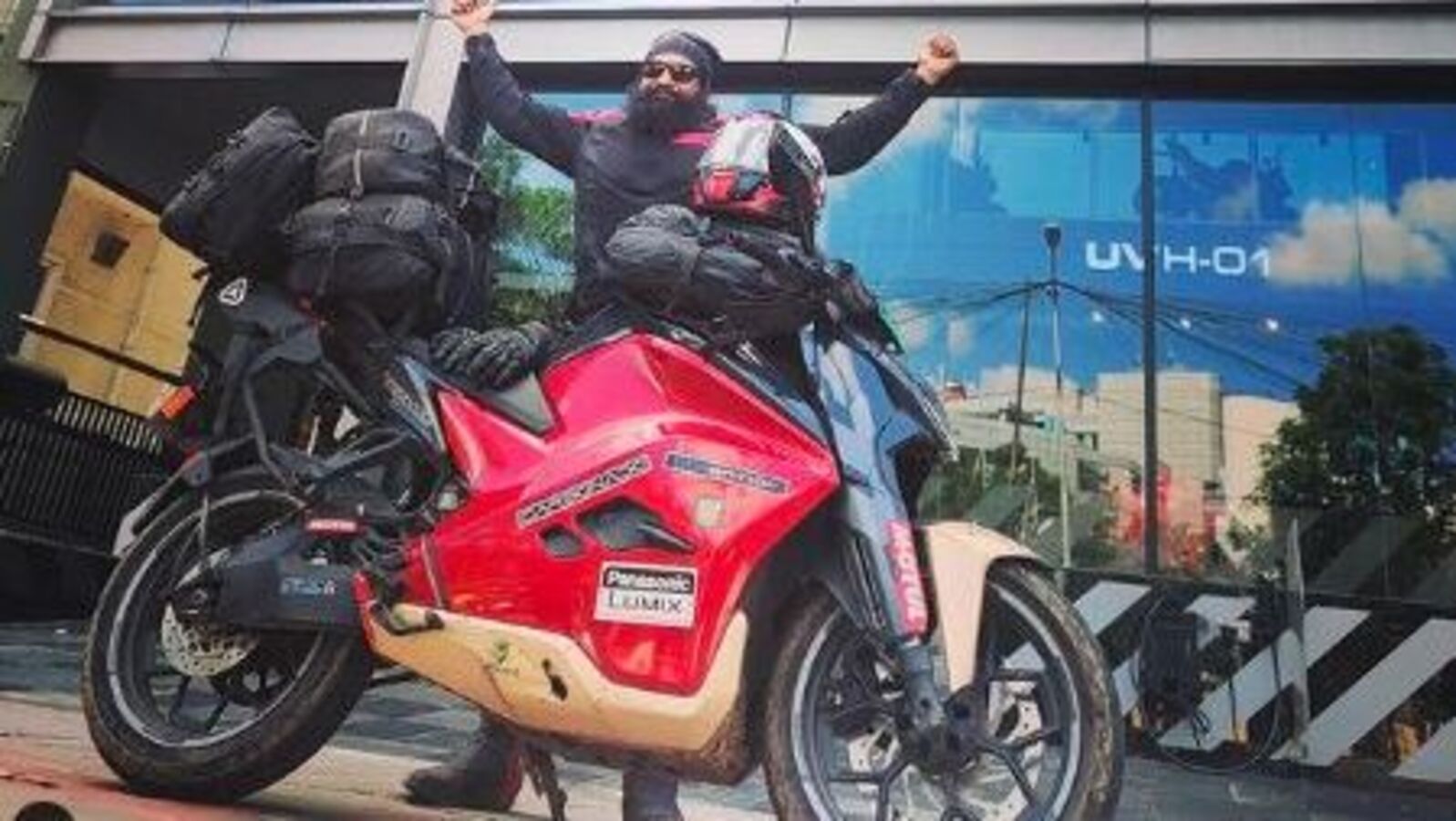 This is the first Indian e-motorcycle to cover max distance in single ...