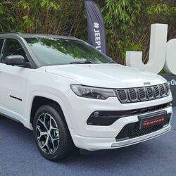 Hyundai delivers 46 Venue subcompact SUVs to Maharashtra Government ...