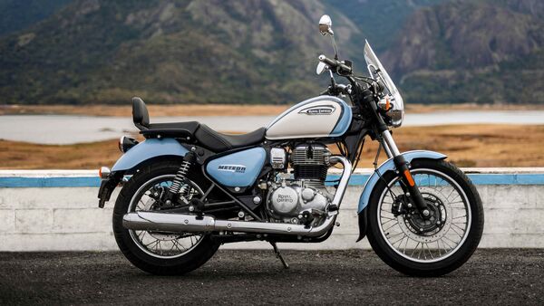 Royal Enfield Updates Meteor 350 Range Launches New Aurora Variant
