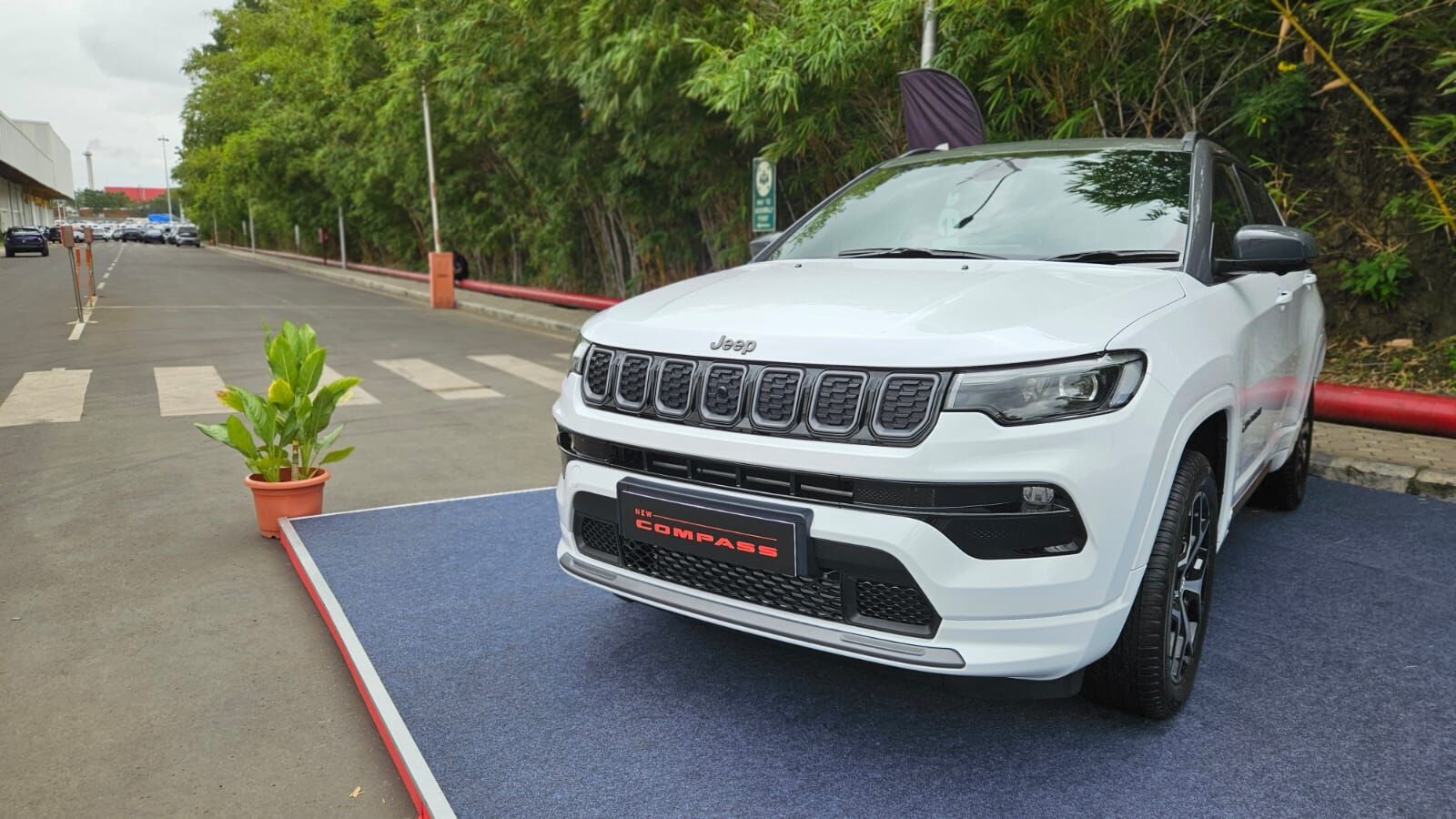 Jeep Compass gets a price drop. Check new prices | HT Auto
