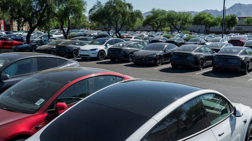 Amazon India partners with Gentari for 10,000 EV fleet by 2025 | HT Auto