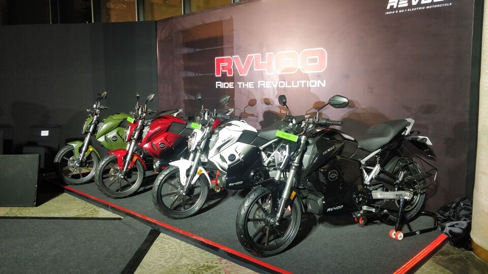 Updated Revolt RV400 electric motorcycle launched with new features ...