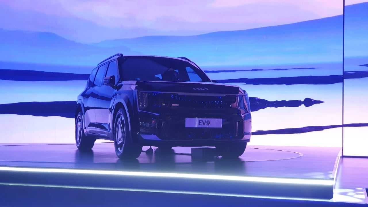 New Kia Carnival MPV and EV9 electric SUV launched in India | HT Auto