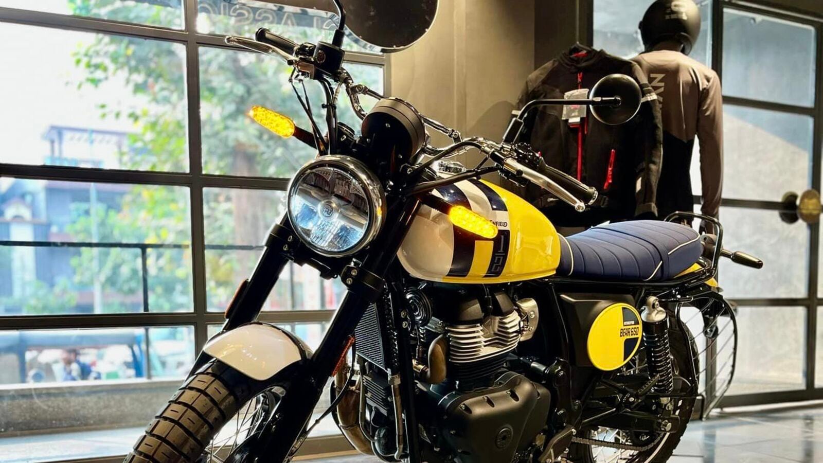 Royal Enfield Interceptor Bear 650 starts reaching dealerships ...