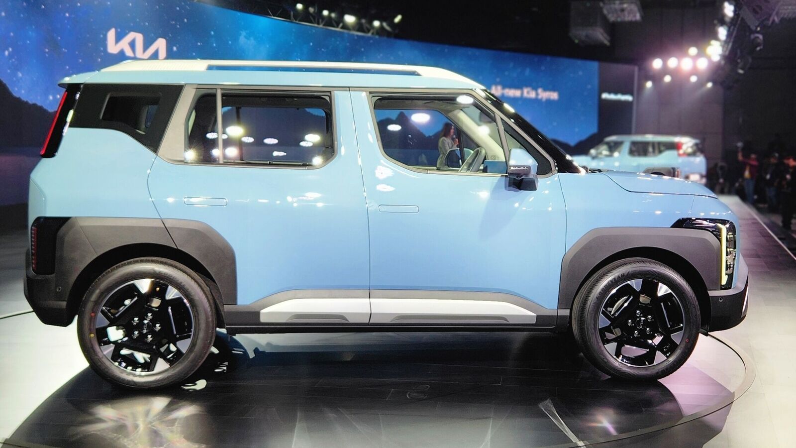 Kia Syros SUV debuts: Boxy in design, packed with features to the brim ...