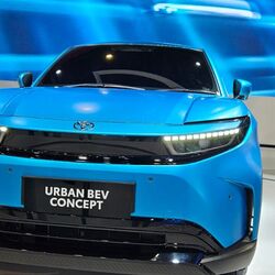 India spec MG Cyberster revealed for the first time. Here's how it ...