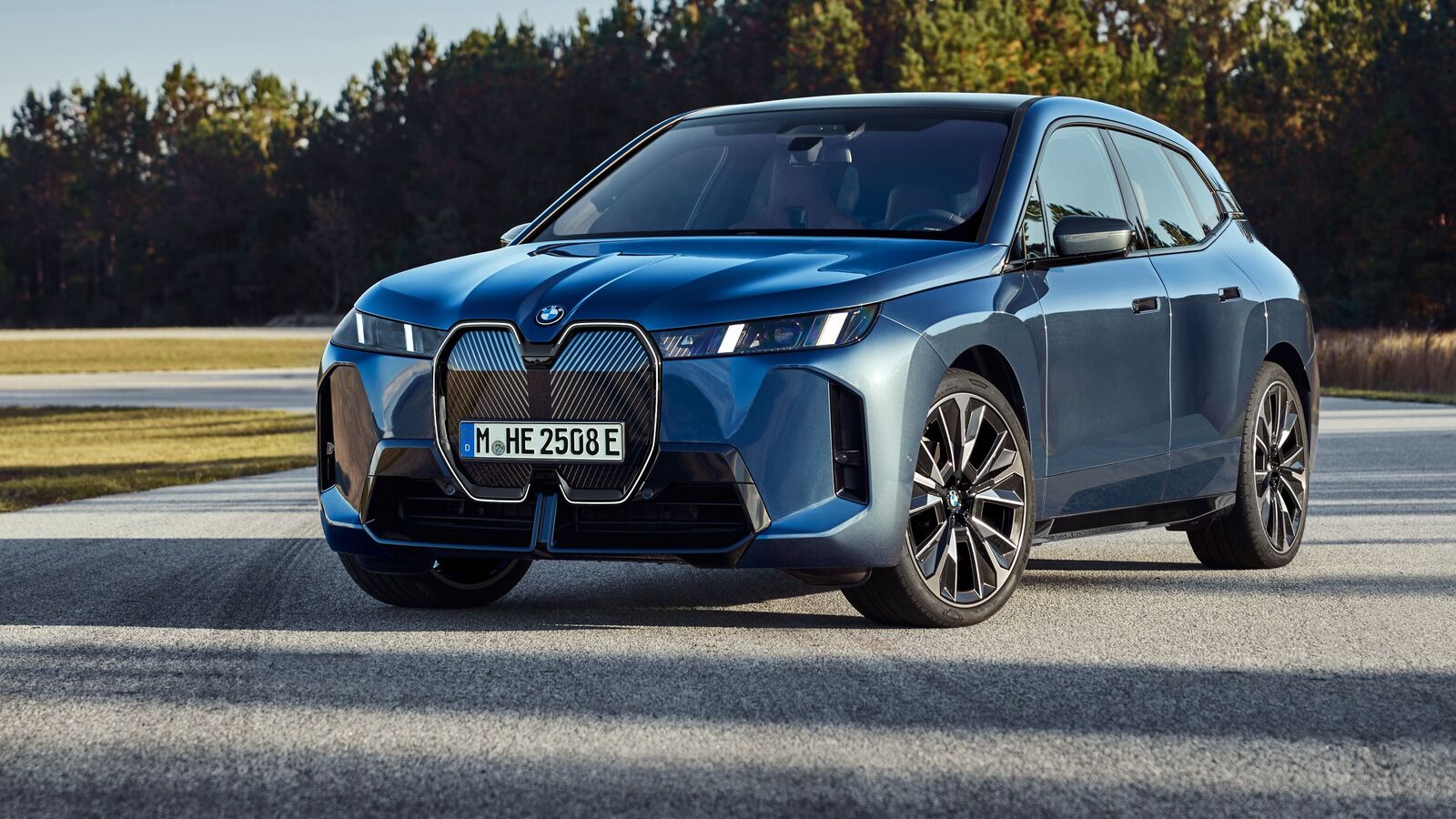 2025 BMW IX Electric SUV Unveiled With 700 Km Range India Launch 2025 BMW IX Electric SUV Unveiled With 700 Km Range India Launch