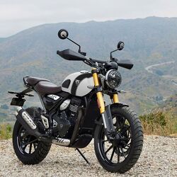 2025 Yamaha FZ-S Fi Hybrid launched at ₹1.45 lakh, is India's first ...