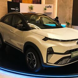 2025 Kia EV6 launched in India at ₹65.90 lakh, gets larger battery pack ...