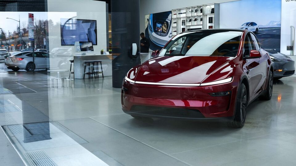 Tesla Q2 2025 global sales down 13.5% despite updated Model Y rollout ...