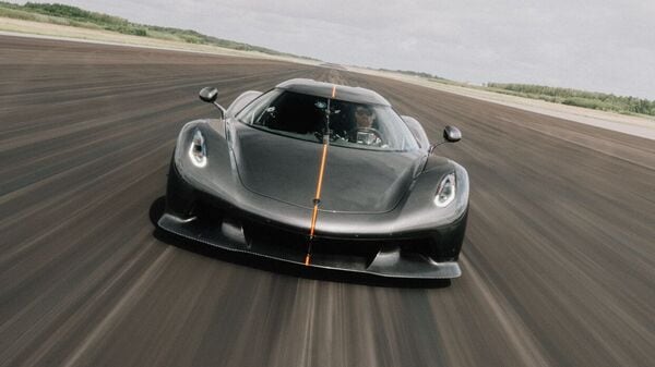 Koenigsegg Jesko Absolut achieves 0 to 400 to 0 run in 25.21s, breaks world record | HT Auto