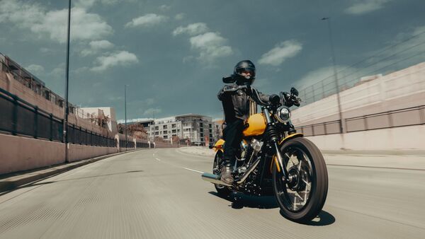 Indian two-wheeler segment to see 6-9% volume growth in FY26: ICRA | HT Auto