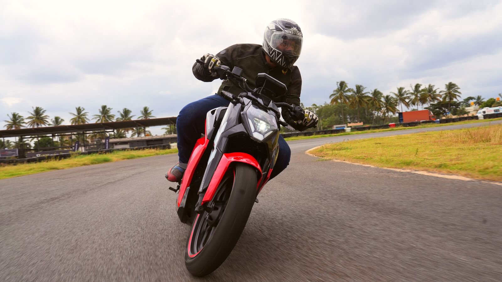 Ultraviolette debuts Violette A.I. voice assistant for electric two ...