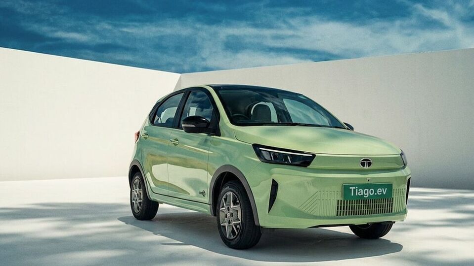 Tata Tiago Facelift and Tiago EV Facelift 2026 LIVE Launch: Price ...