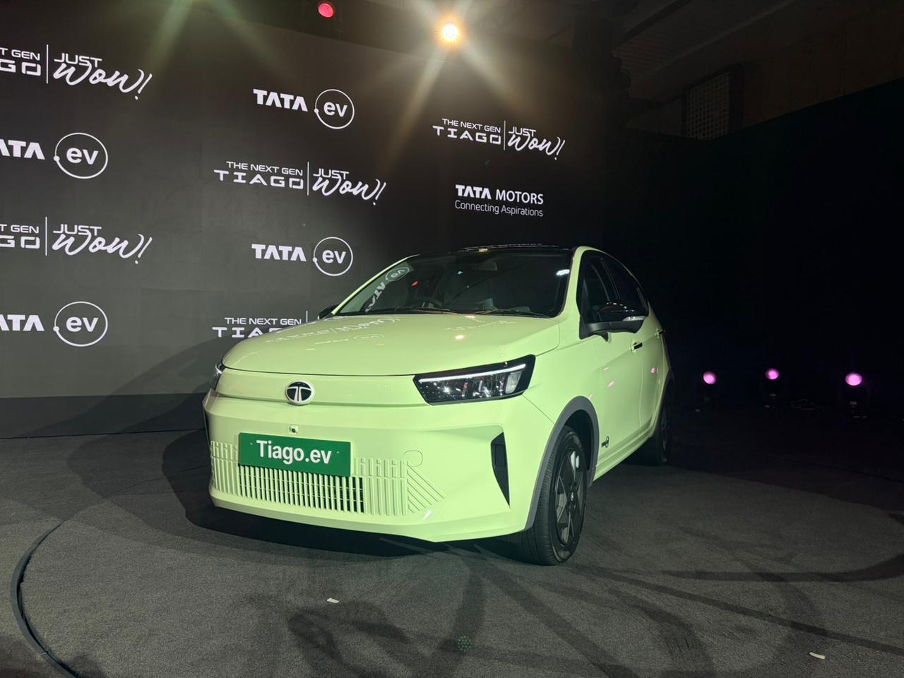 Tata Tiago Facelift and Tiago EV Facelift 2026 LIVE Launch: Prices ...