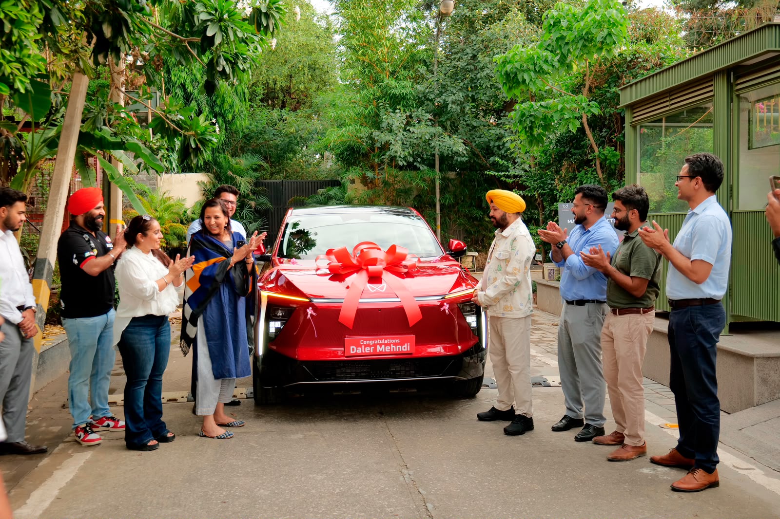 Punjabi singer, Daler Mehndi takes delivery of Mahindra XEV 9e electric ...